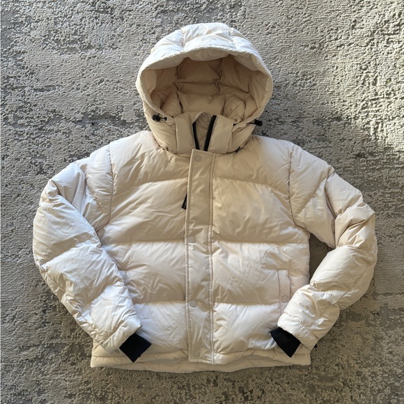 Aritzia | Jackets & Coats | Nwt Aritzia Superpuff Shorty | Poshmark